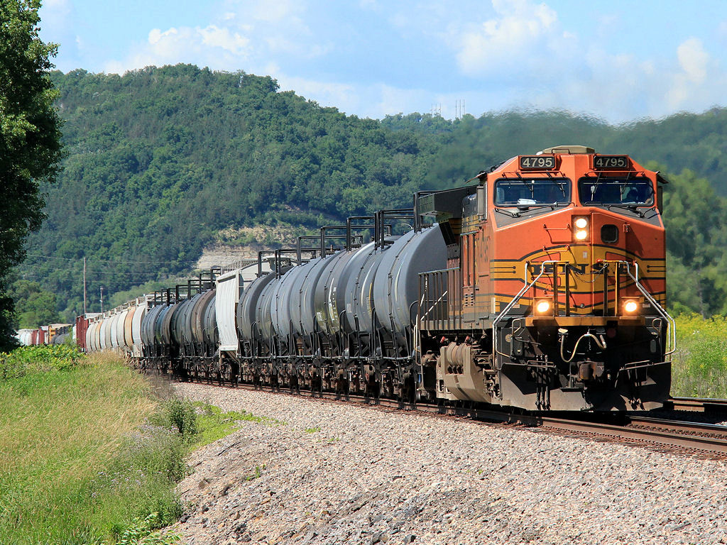 BNSF 4795